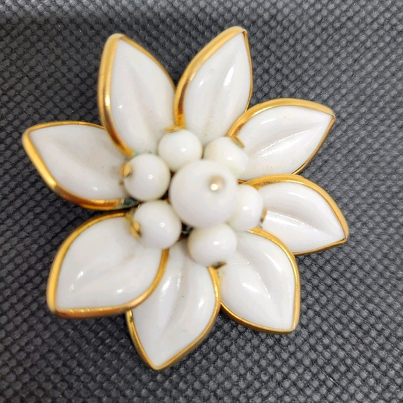 Coro | Jewelry | Vintage Signed White Enamel And Gold Tone Coro Flo ...